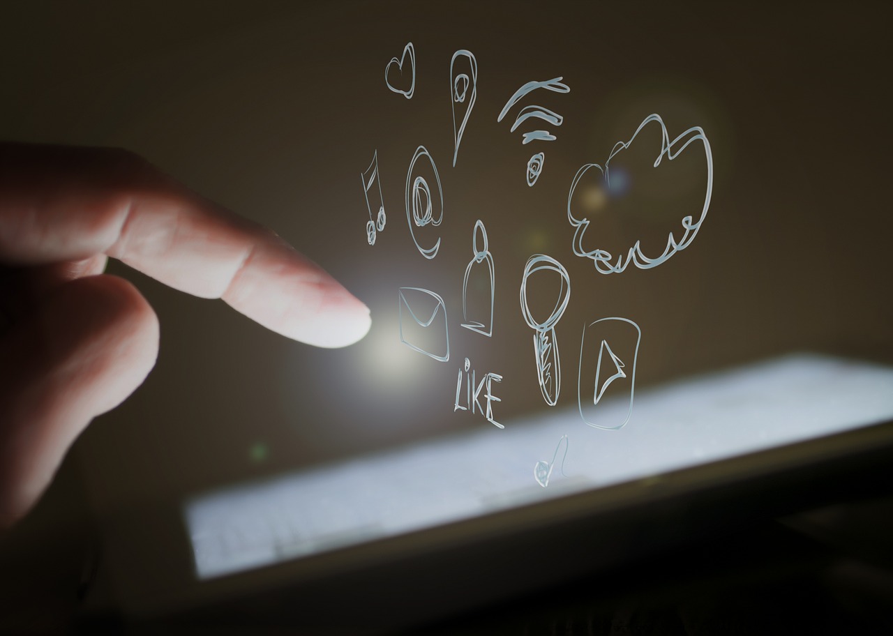 Llamaとは？特徴や使い方、ChatGPT・Geminiとの違いを解説 | SMS DataTech