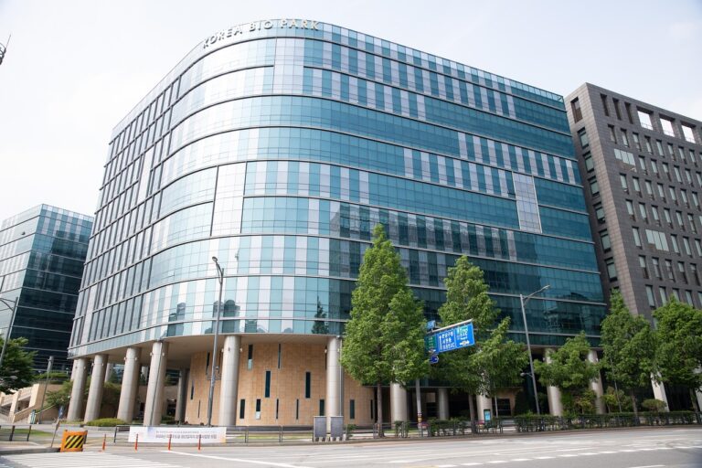 感情認識AIとは？おすすめツール6選や種類、活用するメリット・デメリットと事例を解説 | SMS DataTech